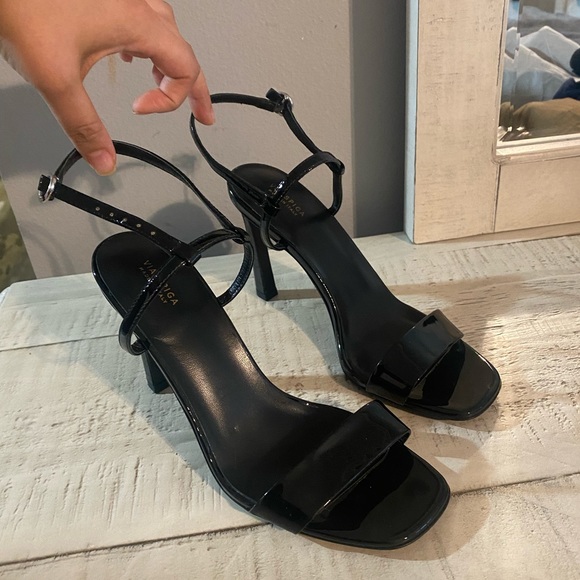 Via Spiga | Shoes | Via Spiga Black Strappy Heels Size 75 | Poshmark